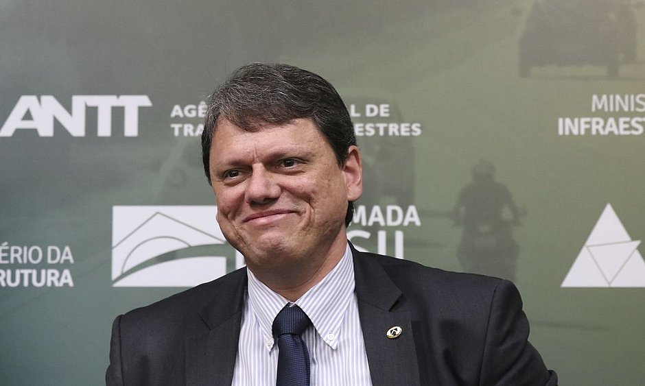 Aos 47 anos, Tarcísio de Freitas é eleito governador de São Paulo ...